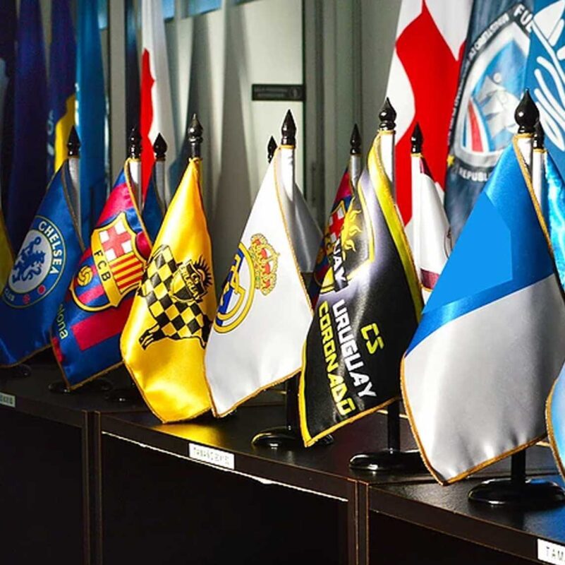 Banderas de escritorio - Famet - Uniformes y Ropa de Trabajo